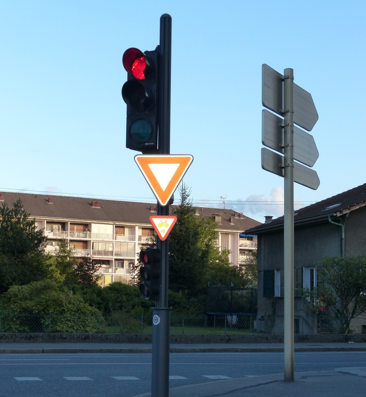 Intersection sur la route - Code en Poche